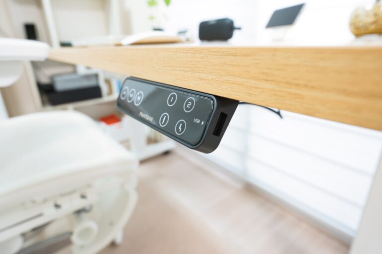 電動昇降式デスク『FlexiSpot E7H』レビュー｜進化したコの字型フレームで安定感が向上 | cotolia