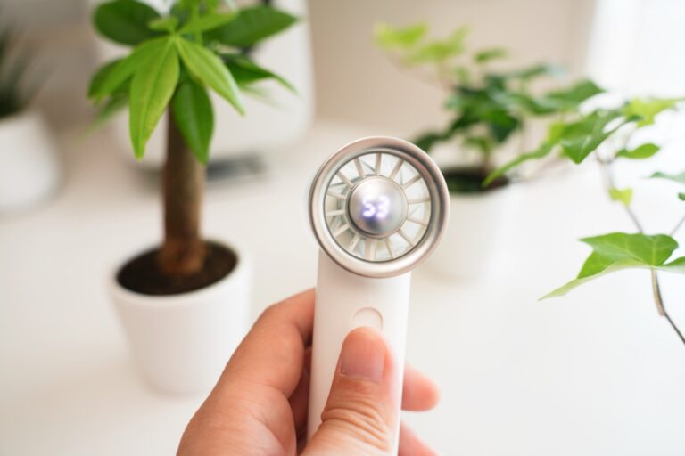 猛暑を風で吹き飛ばす！『RANVOO ハンディファン FS2』レビュー｜化粧ポーチに入るポータブル扇風機 | cotolia