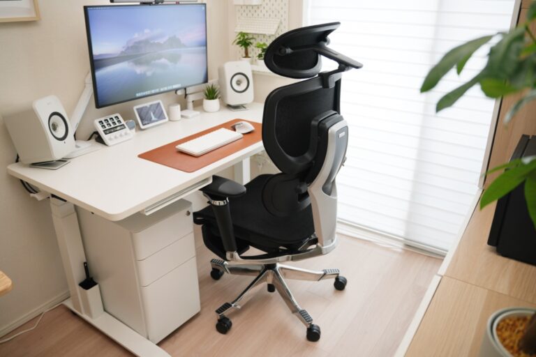 【変化するチェア】FlexiSpot C7 Morpher レビュー｜細部までからだに寄り添う次世代エルゴチェア | cotolia